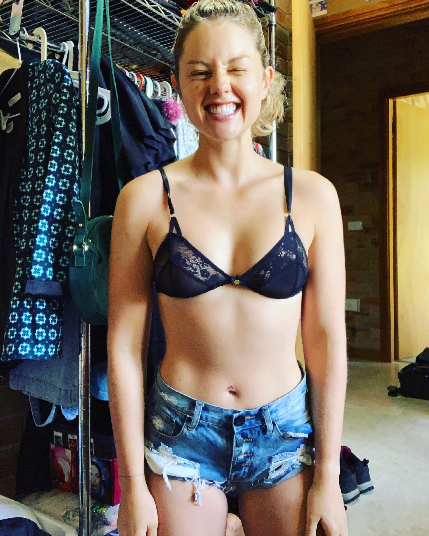 Isabelle Cornish | Scrolller