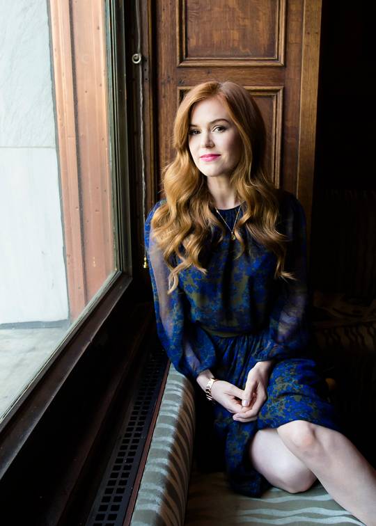 Isla Fisher portraits (x26) | Scrolller