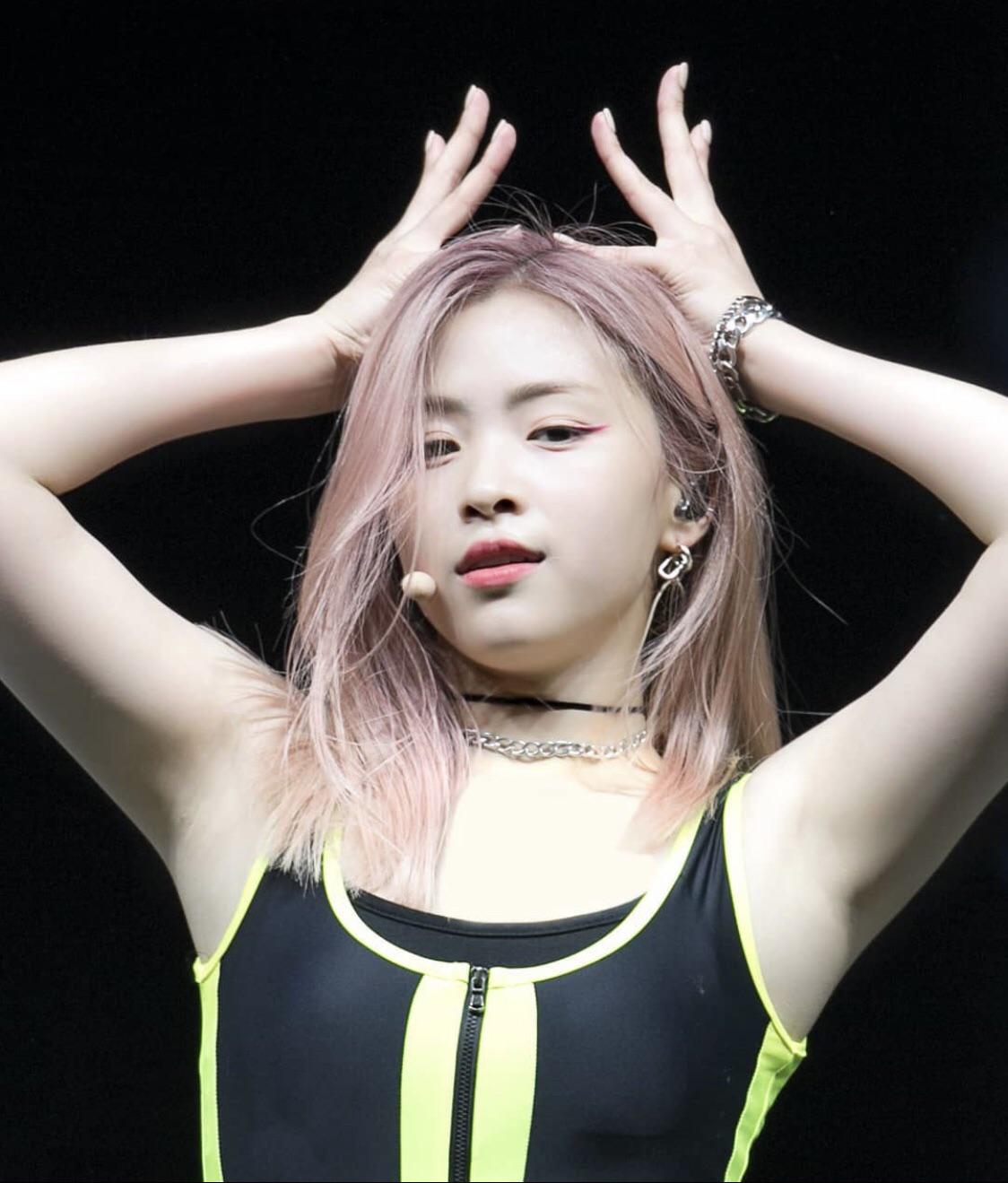 Itzy - Ryujin | Scrolller