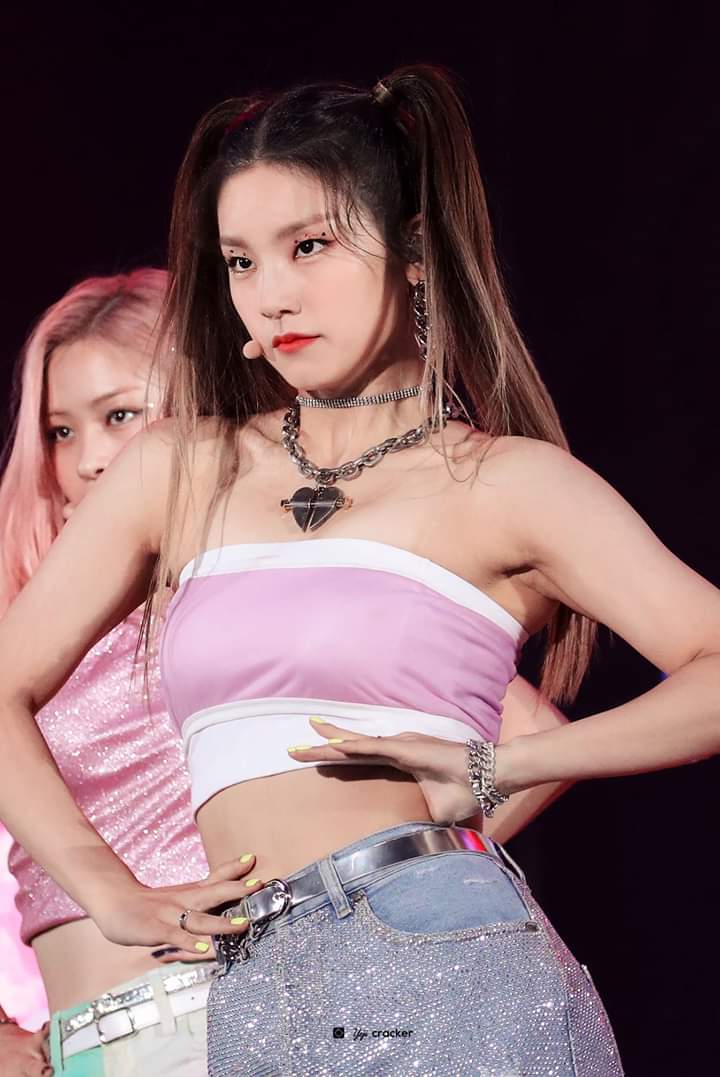 Itzy - Yeji | Scrolller