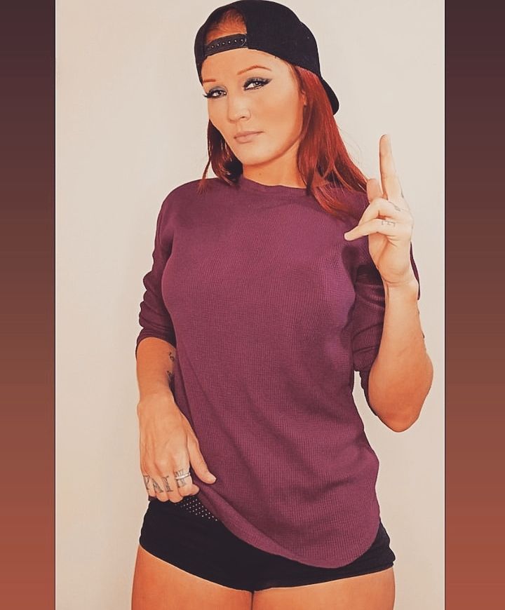 Ivelisse's thick thighs and hips | Scrolller