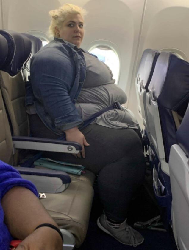 Jae on a plane | Scrolller