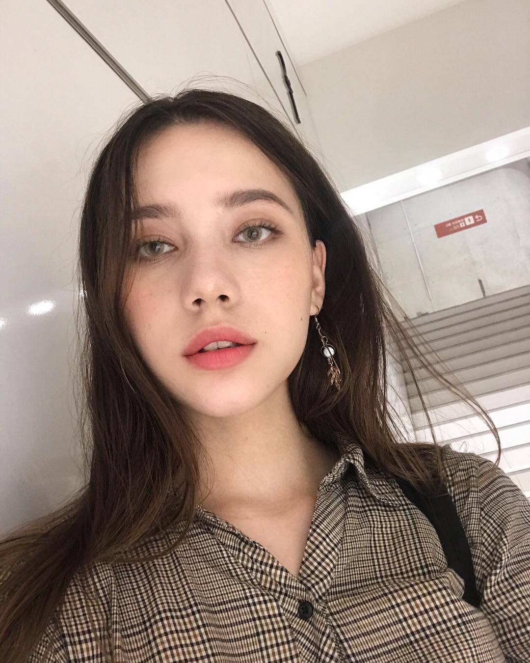 Japanese/German | Scrolller