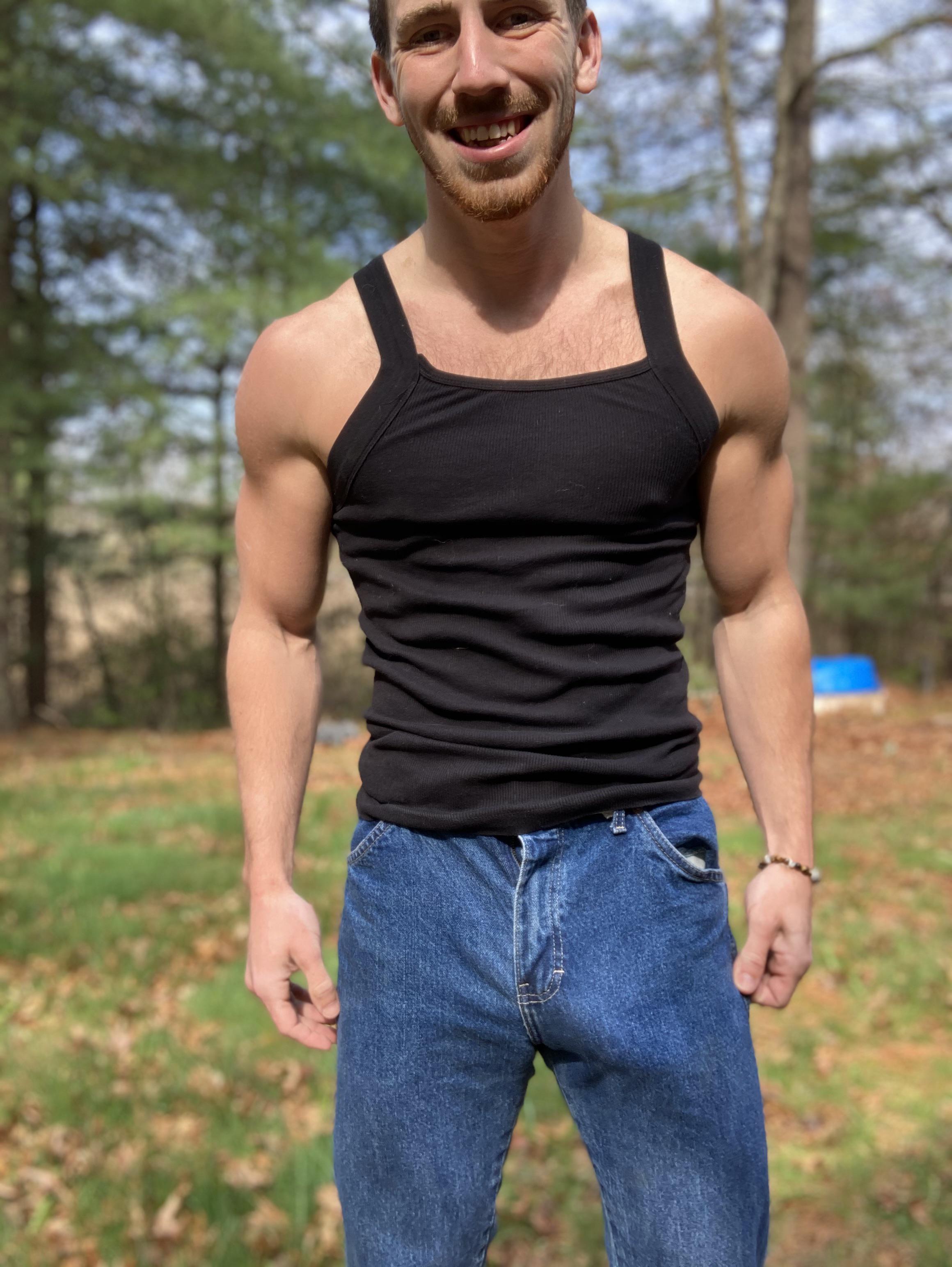 Jeans are a tough bulge to pull off | Scrolller