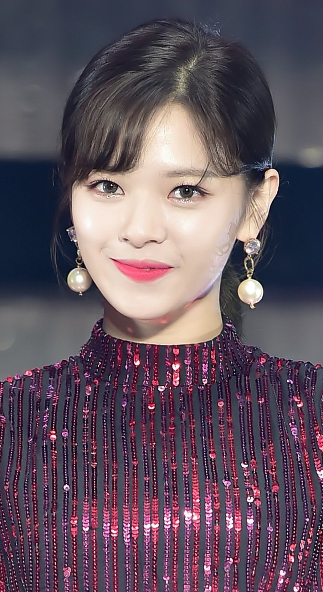 Jeongyeon - shiny red top | Scrolller
