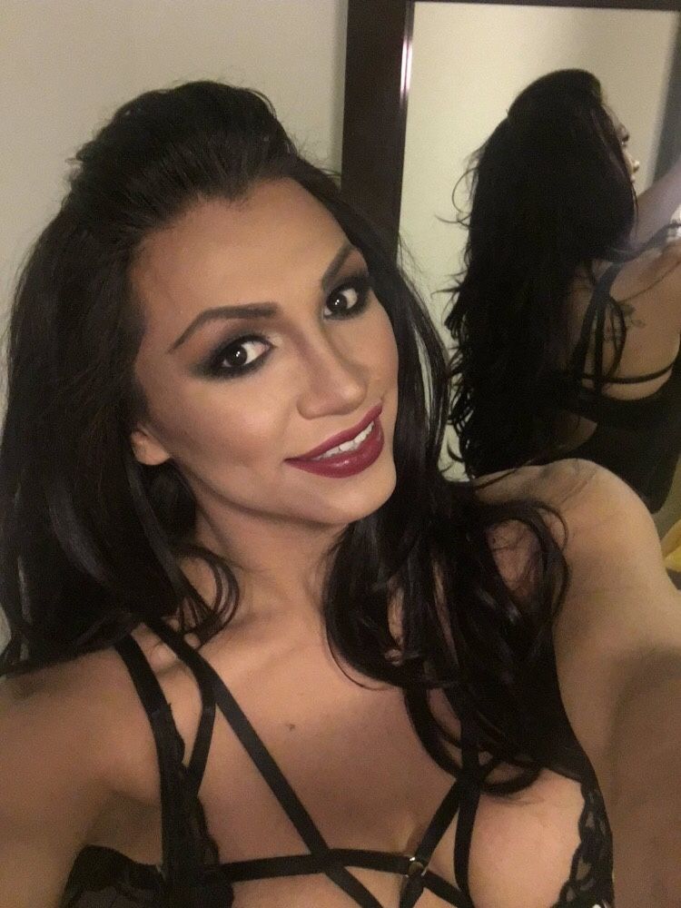 Jessy Dubai | Scrolller