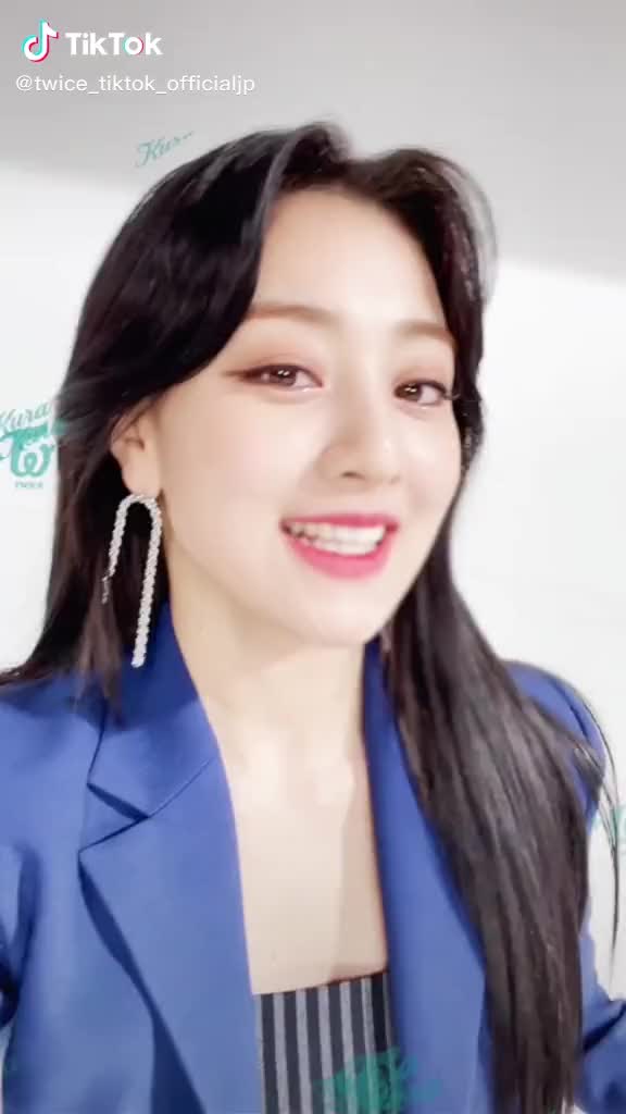 210510 Japan TikTok Update - Stunning Jihyo | Scrolller