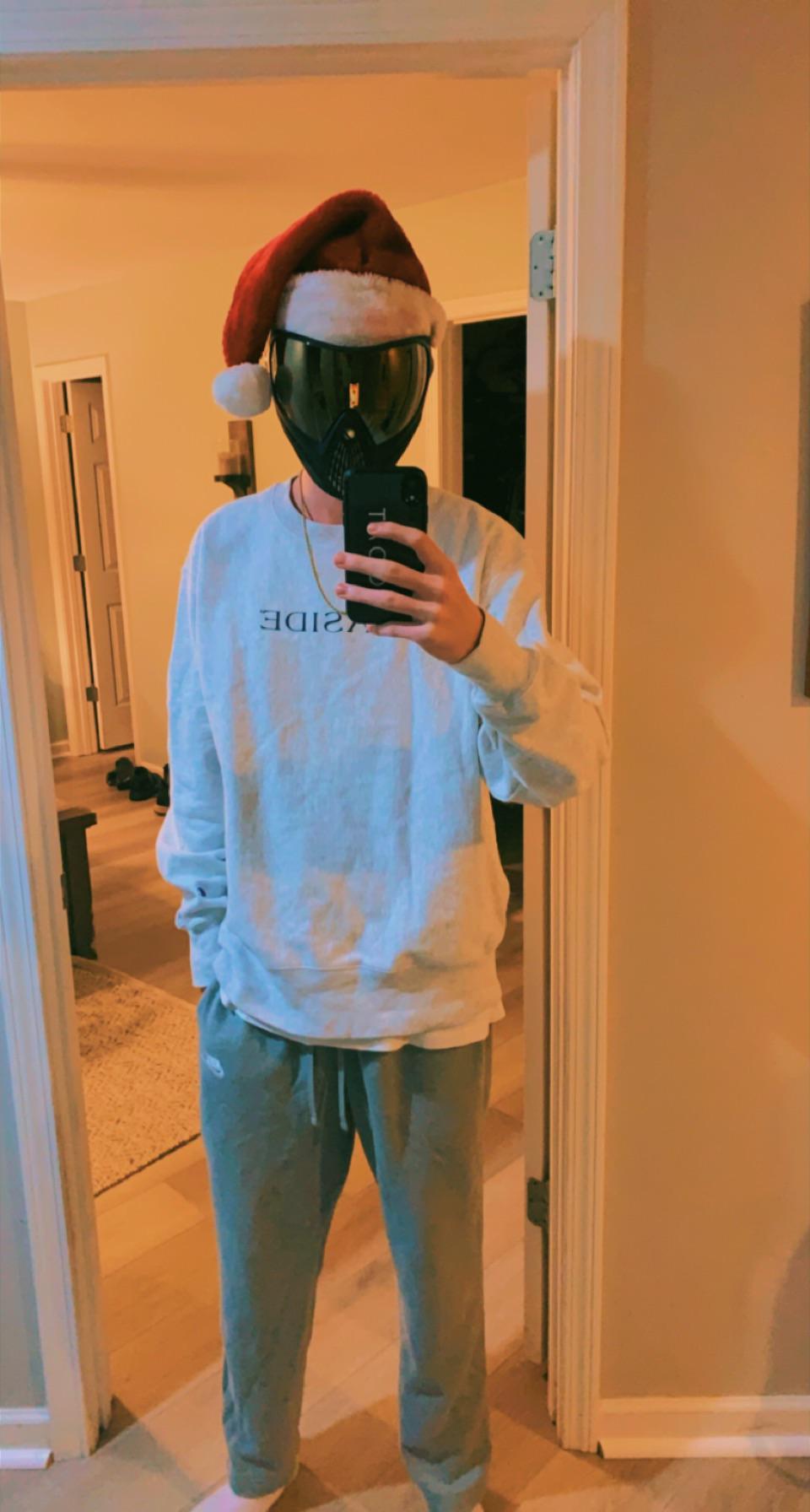 *jingle bells intensifies | Scrolller