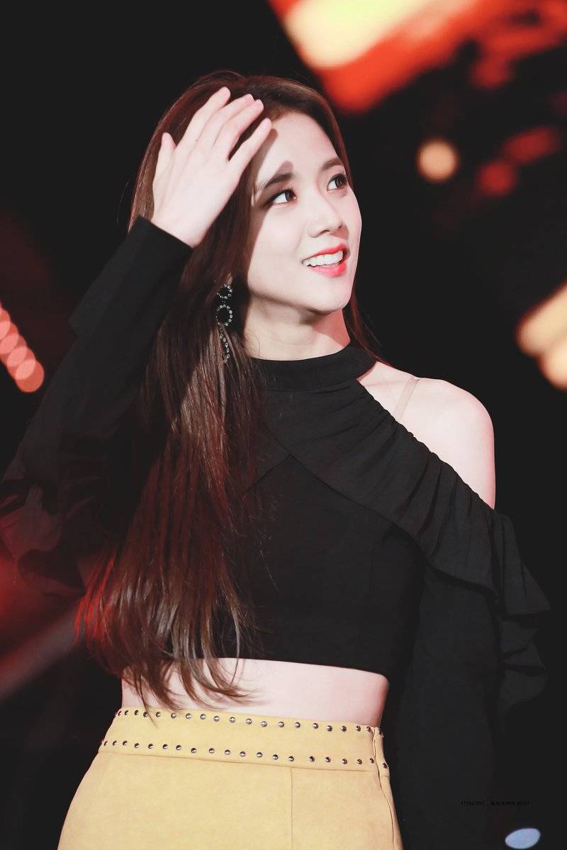 Jisoo | Scrolller