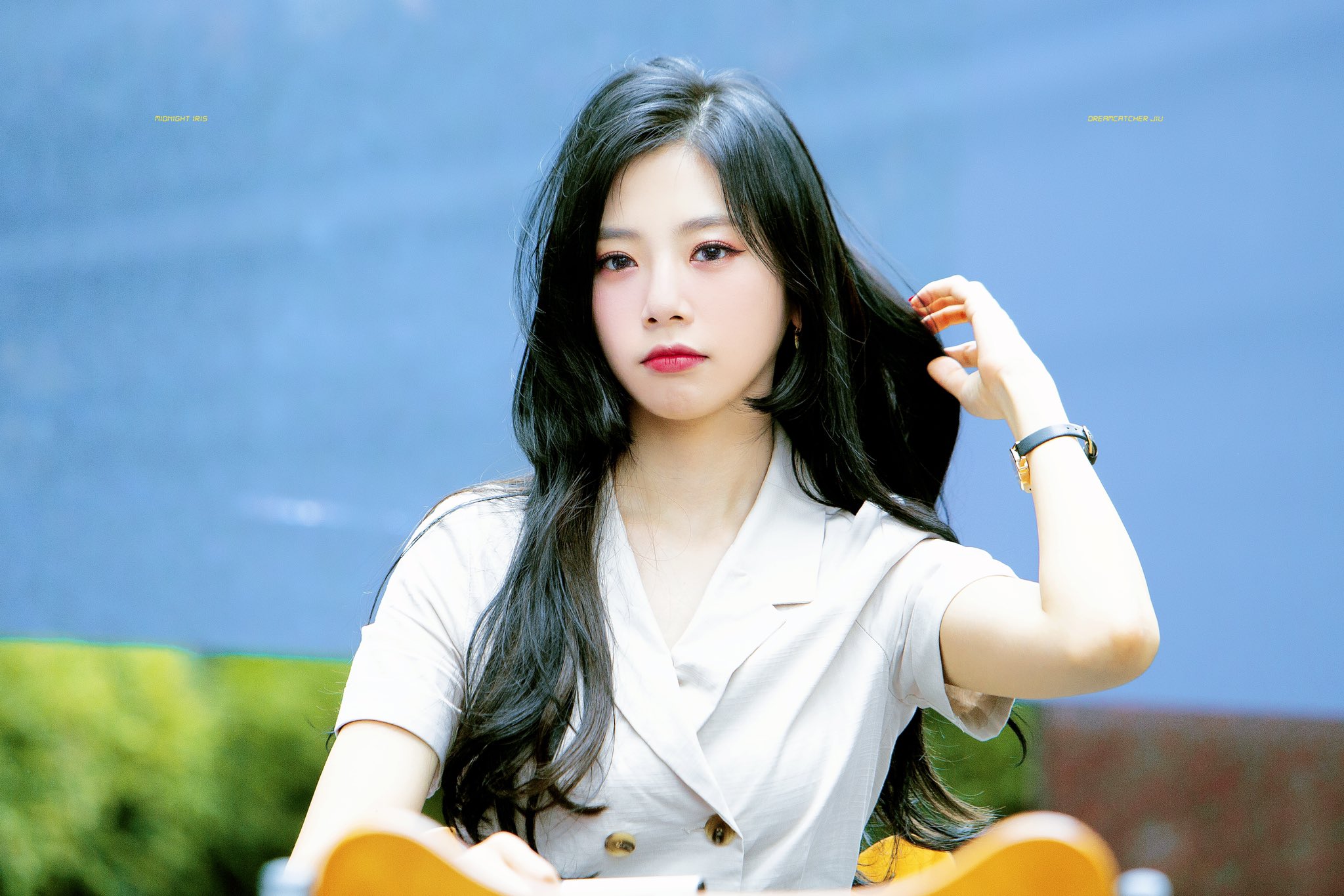 JiU | Scrolller