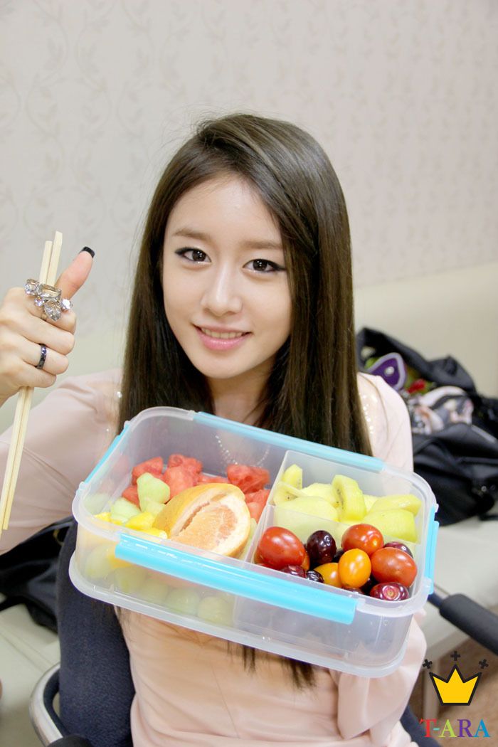 Jiyeon's healthy food choices. | Scrolller