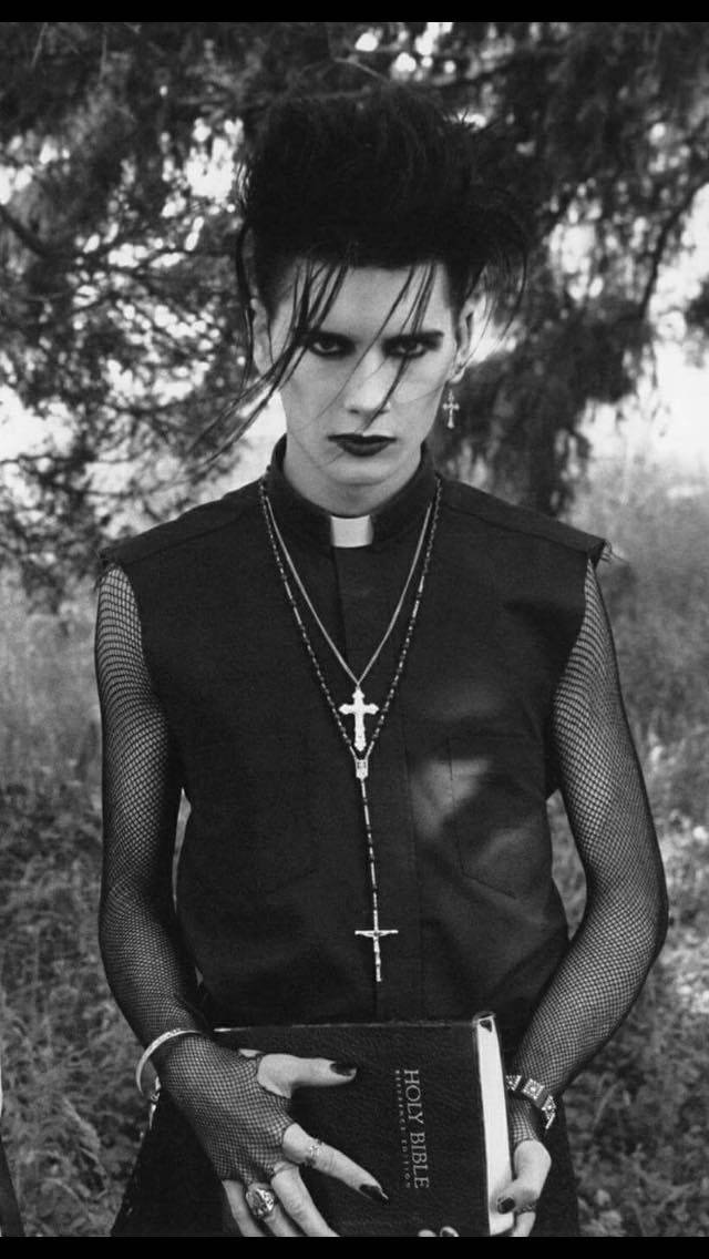 John Koviak [solo, london after midnight] | Scrolller