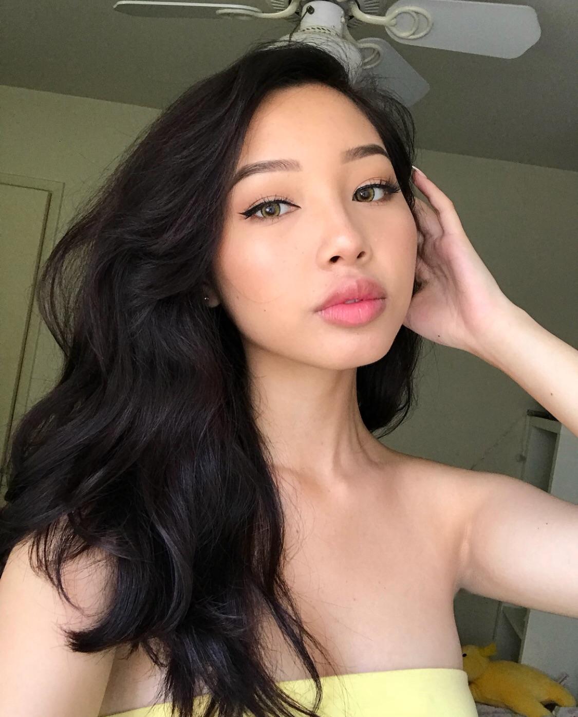 Joyce Htet | Scrolller