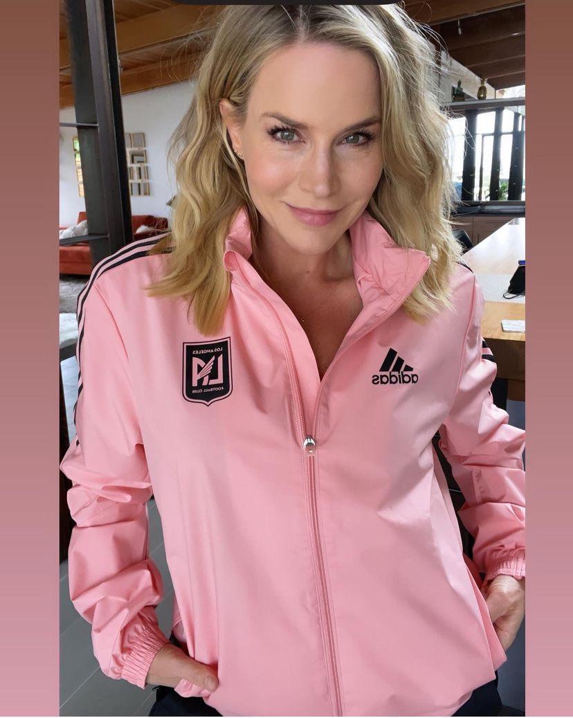 Julie Benz, 48 | Scrolller