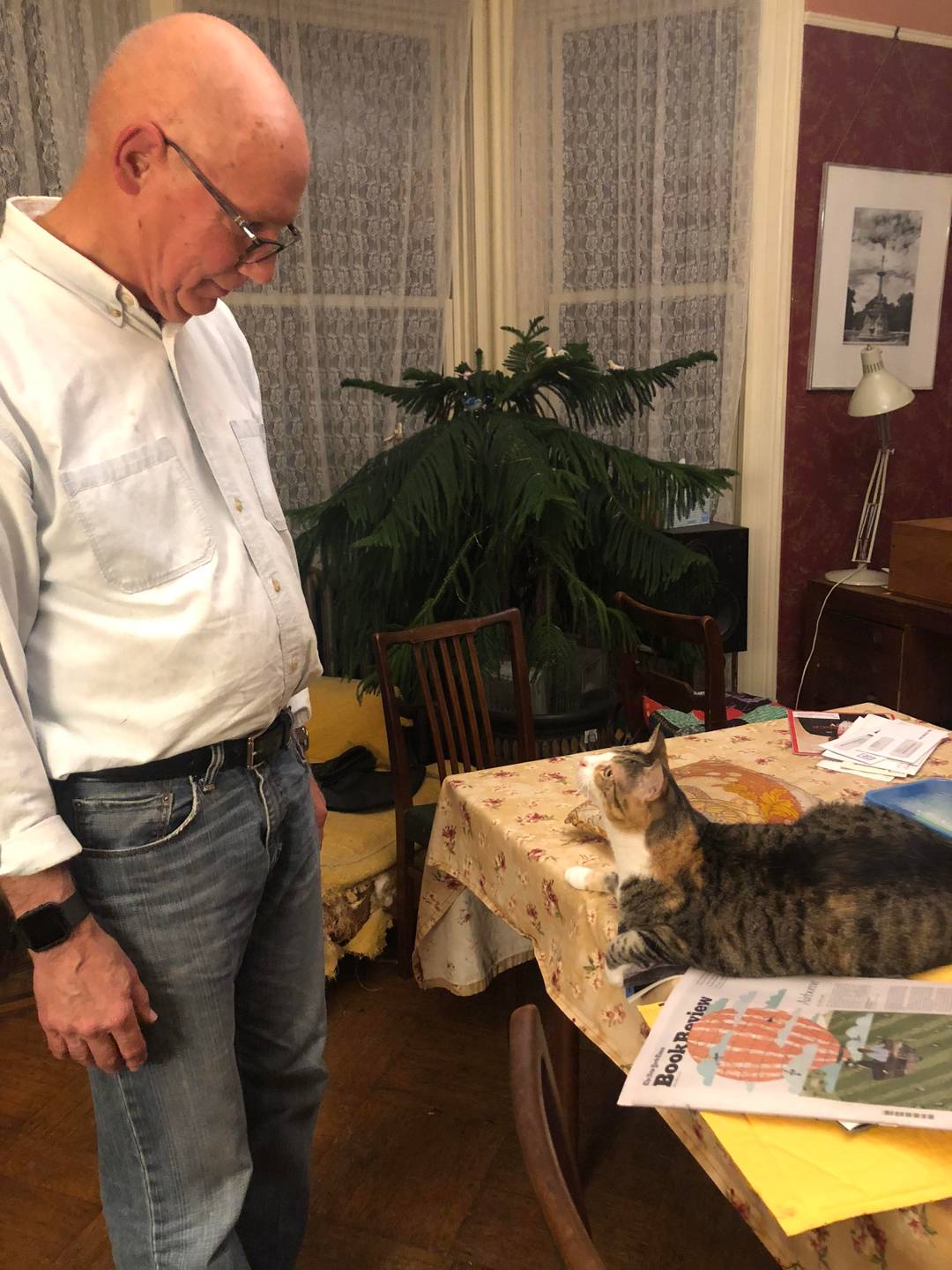 June Carter Cat mirin Dad | Scrolller