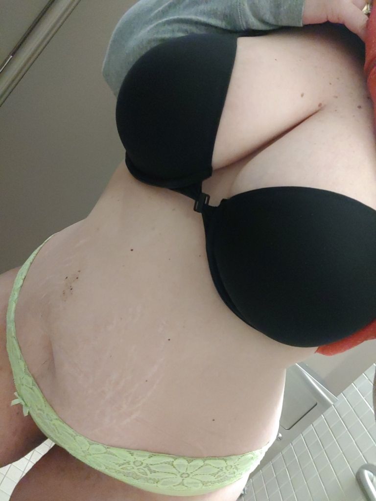 Just a mom bod [f] 39 | Scrolller