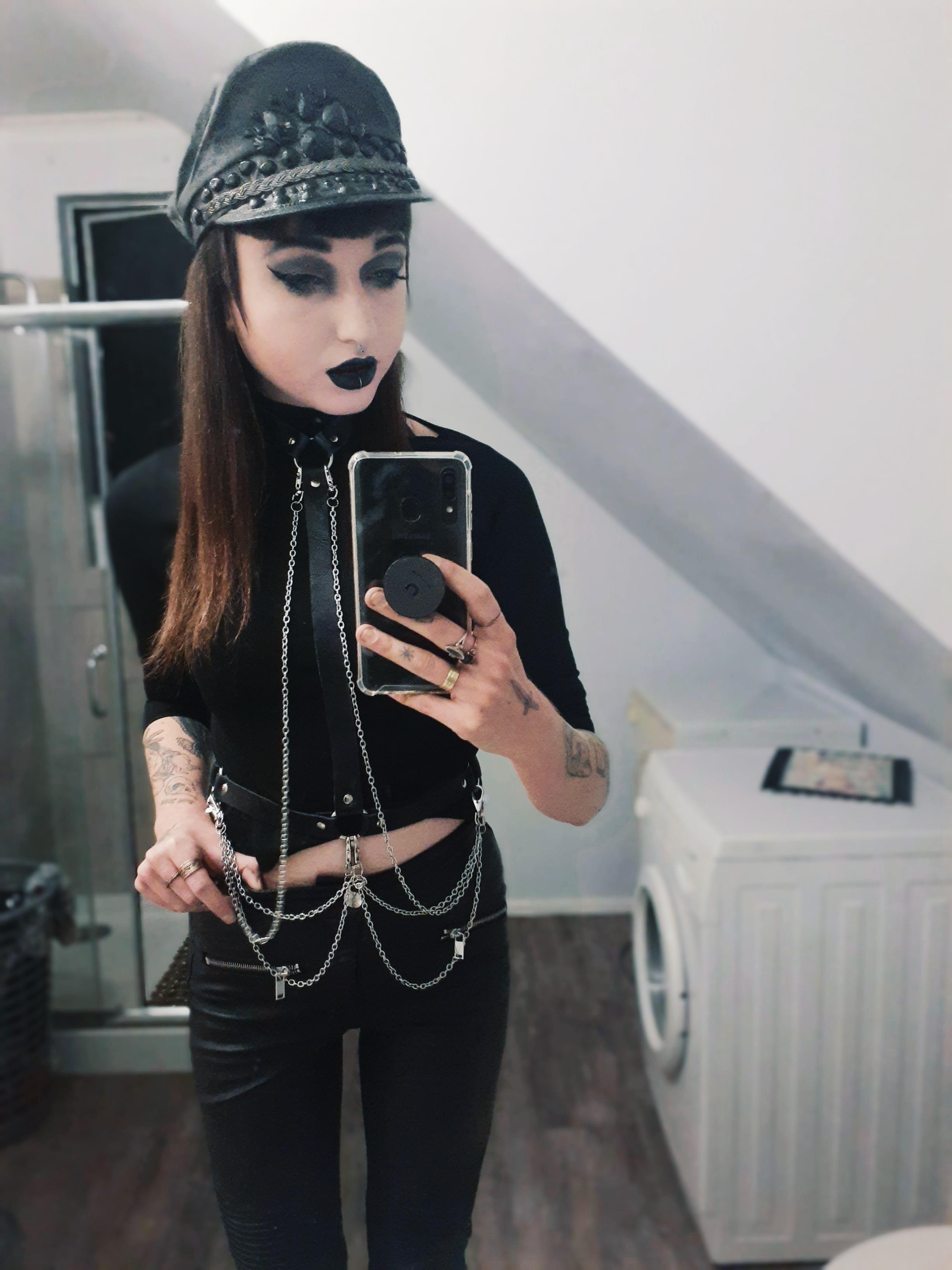 Just another night on the town with the bats | Scrolller