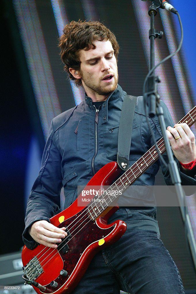 Just Guy and his bass, circa 2005. | Scrolller