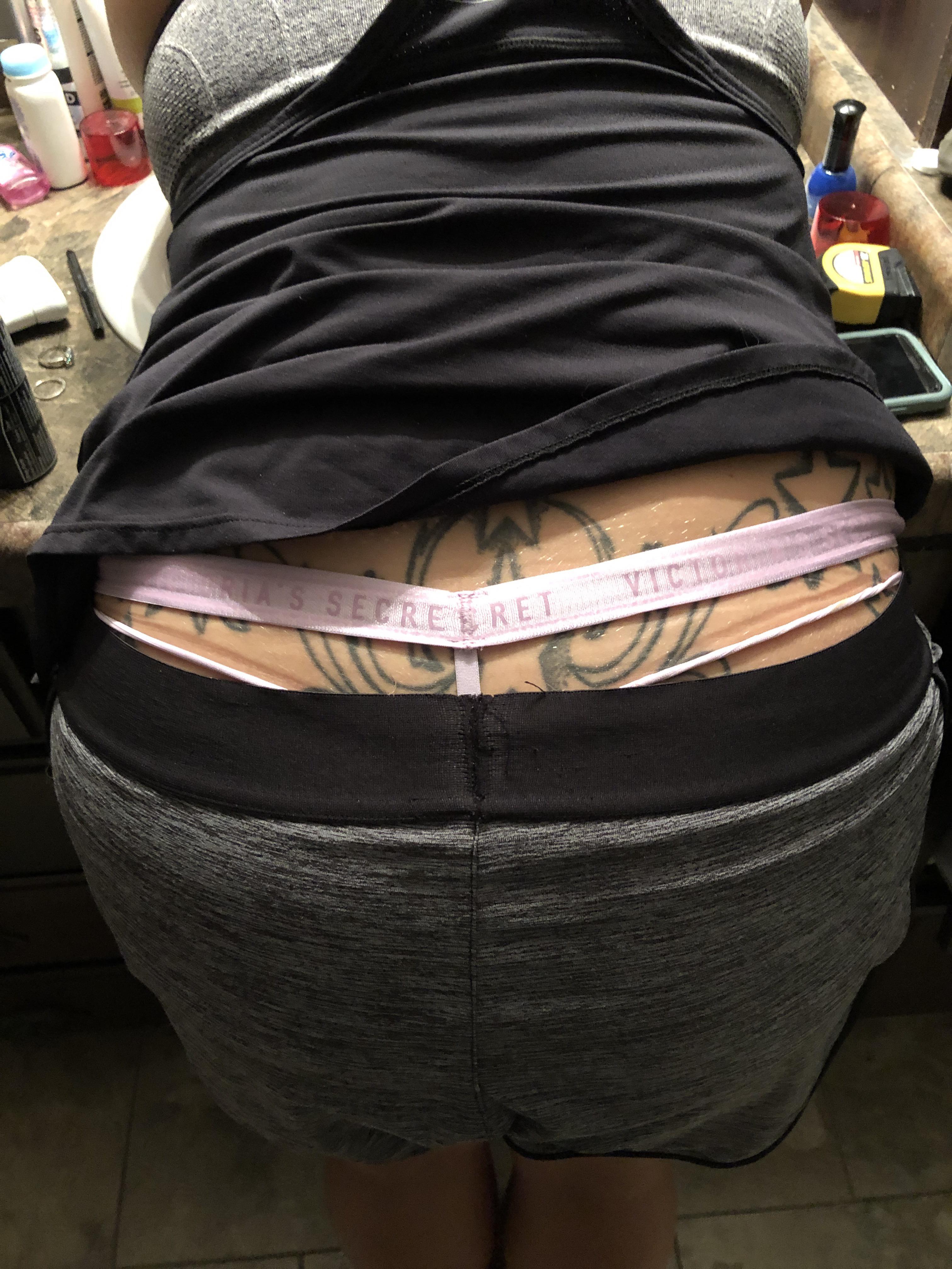 Just hanging out | Scrolller