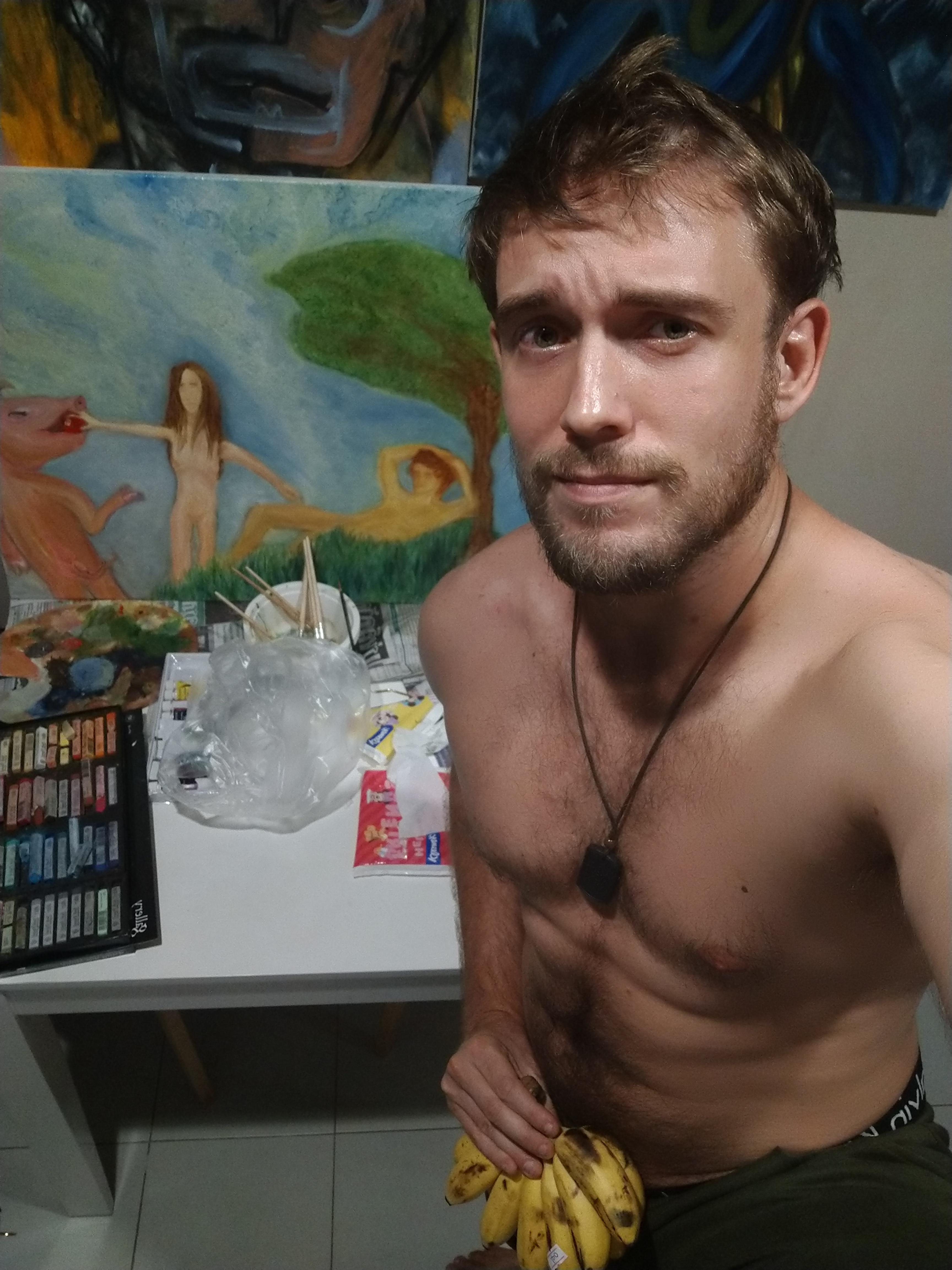 Time to show my bananas ! 🍌 | Scrolller