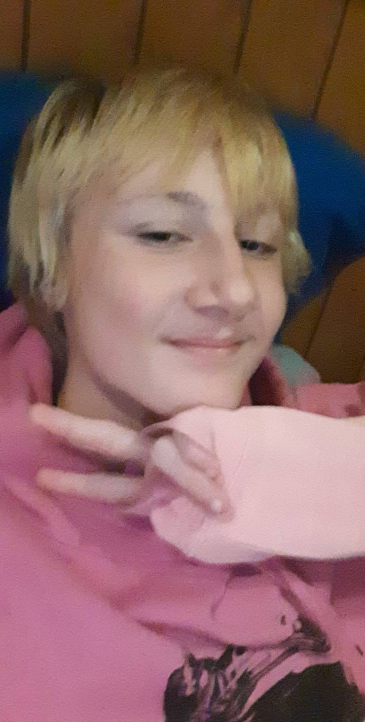 Just spreading vibez | Scrolller