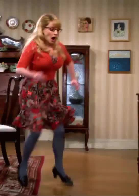 Melissa Rauch in The Big Bang Theory | Scrolller