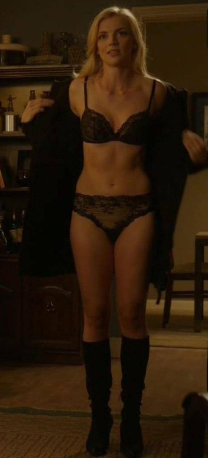 Kara Killmer | Scrolller