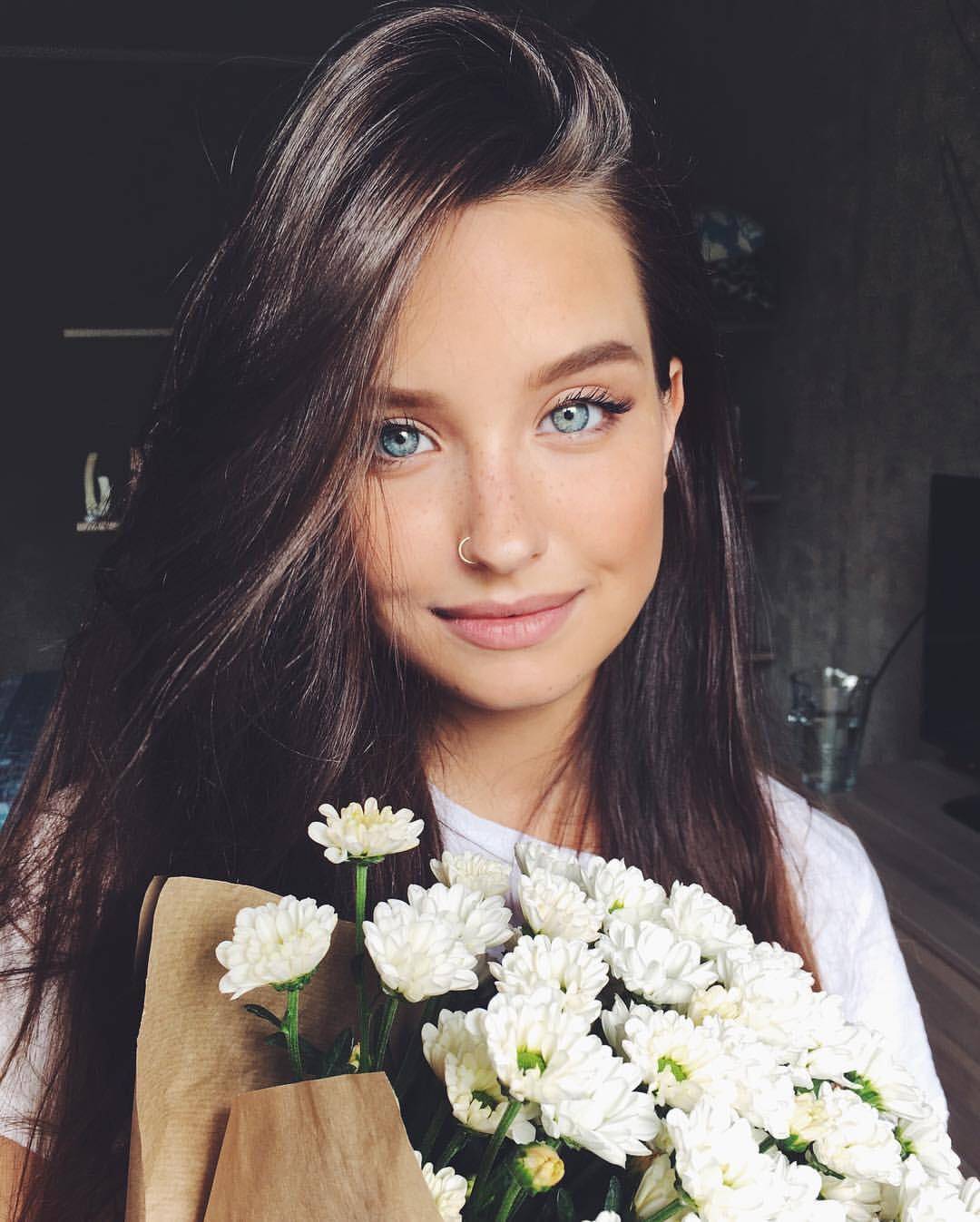 Katya Miro | Scrolller