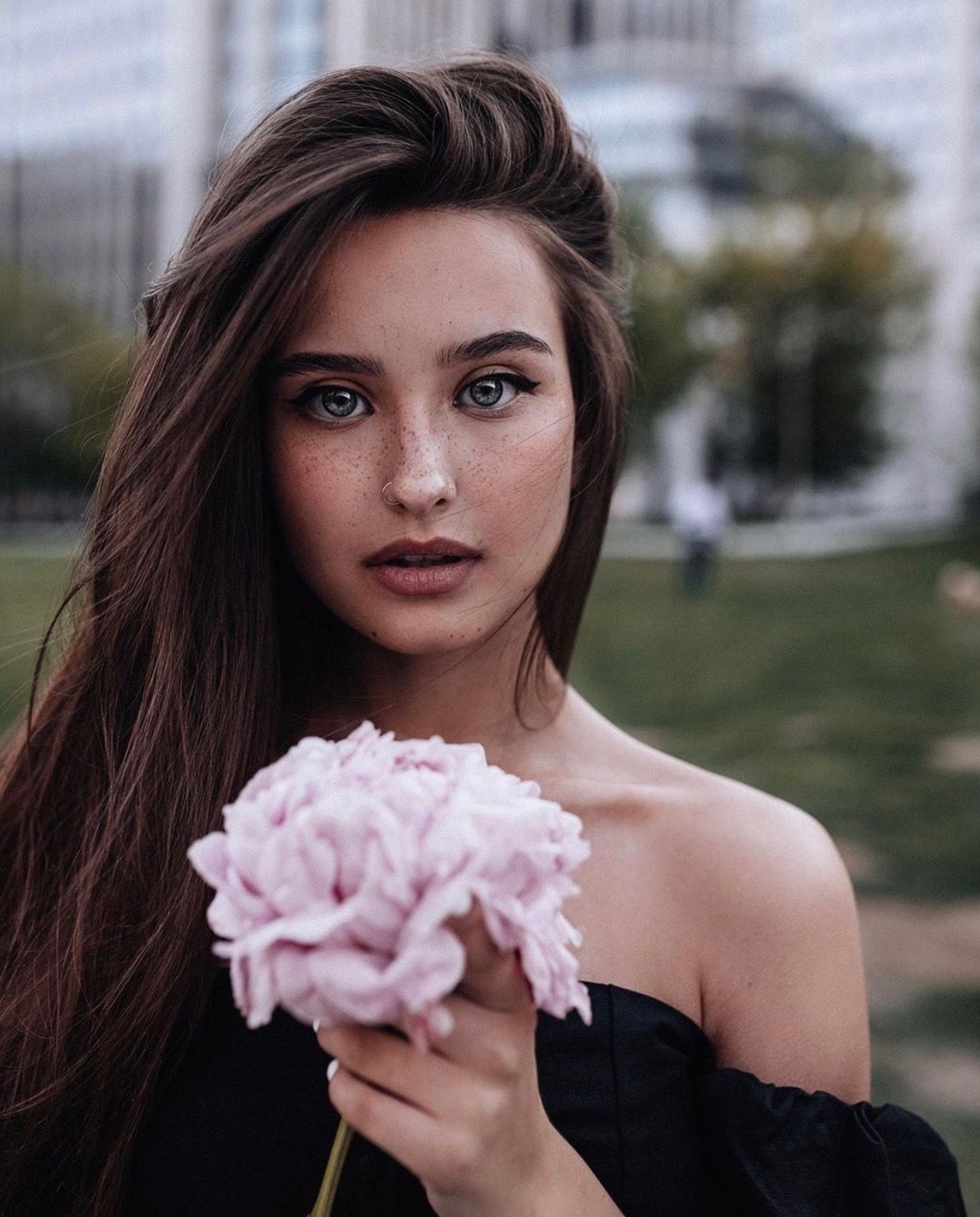 Katya Miro | Scrolller