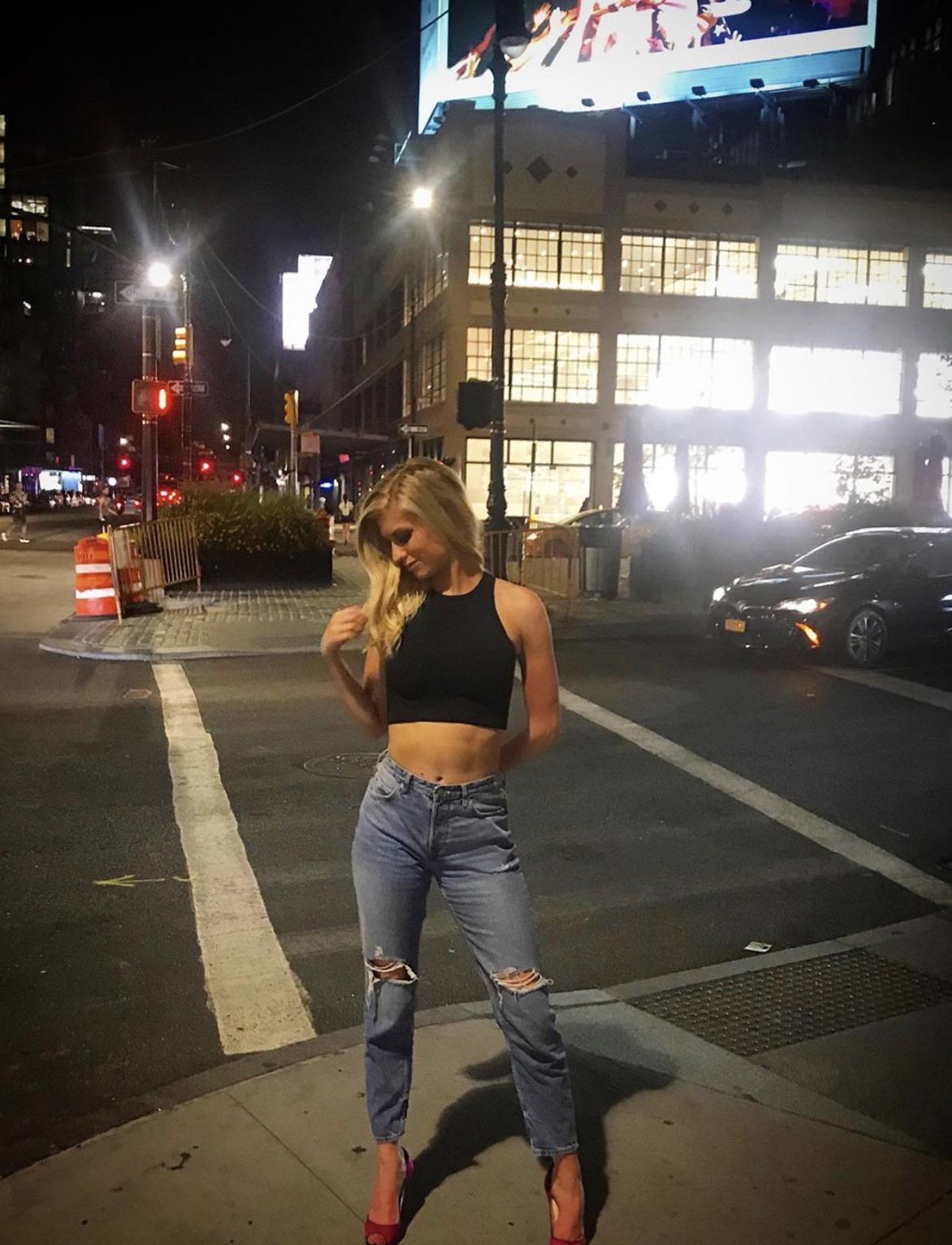 Kayce Smith | Scrolller