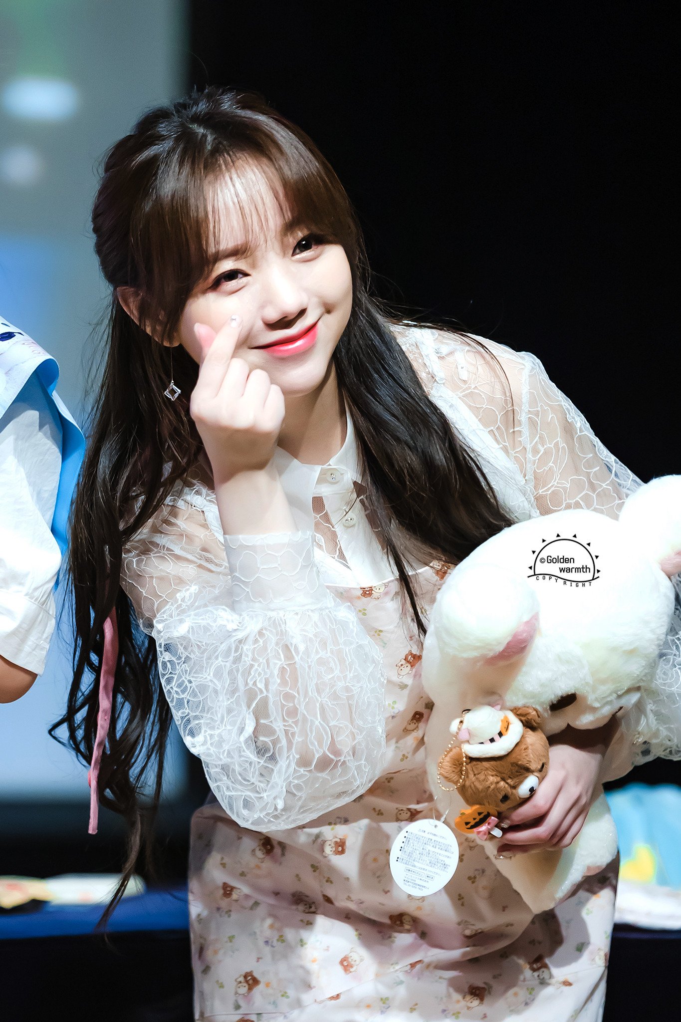 Kei finger-heart | Scrolller