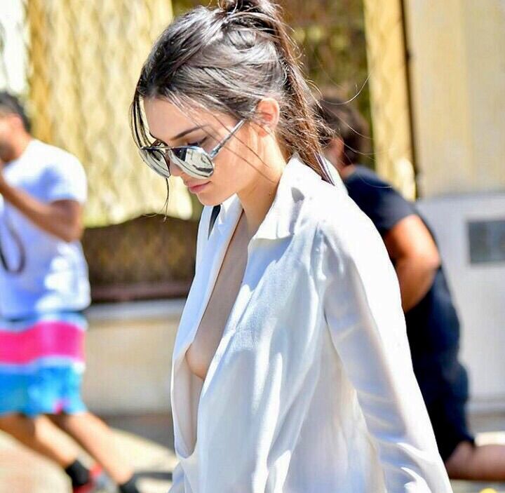 Kendall Jenner | Scrolller