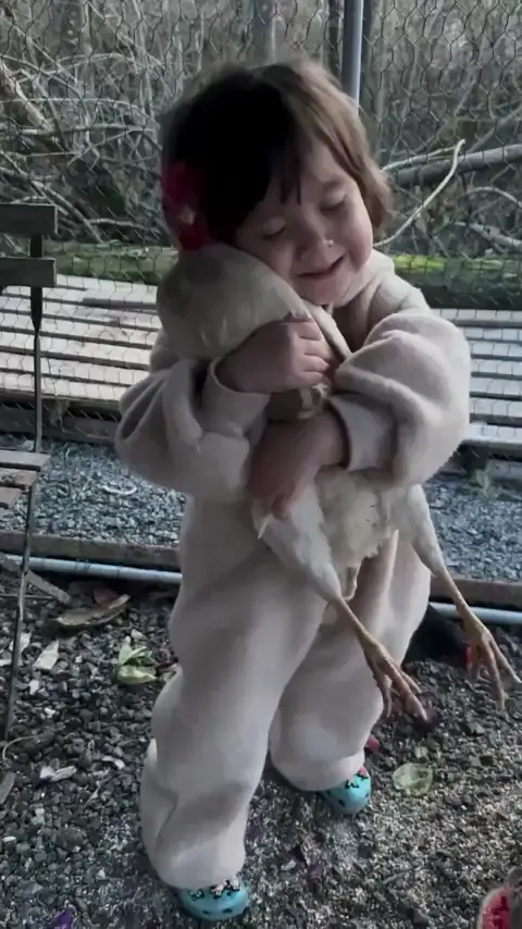 Kids love animals | Scrolller