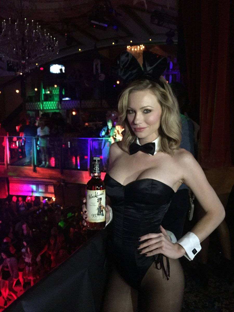 Kimberly Phillips | Scrolller