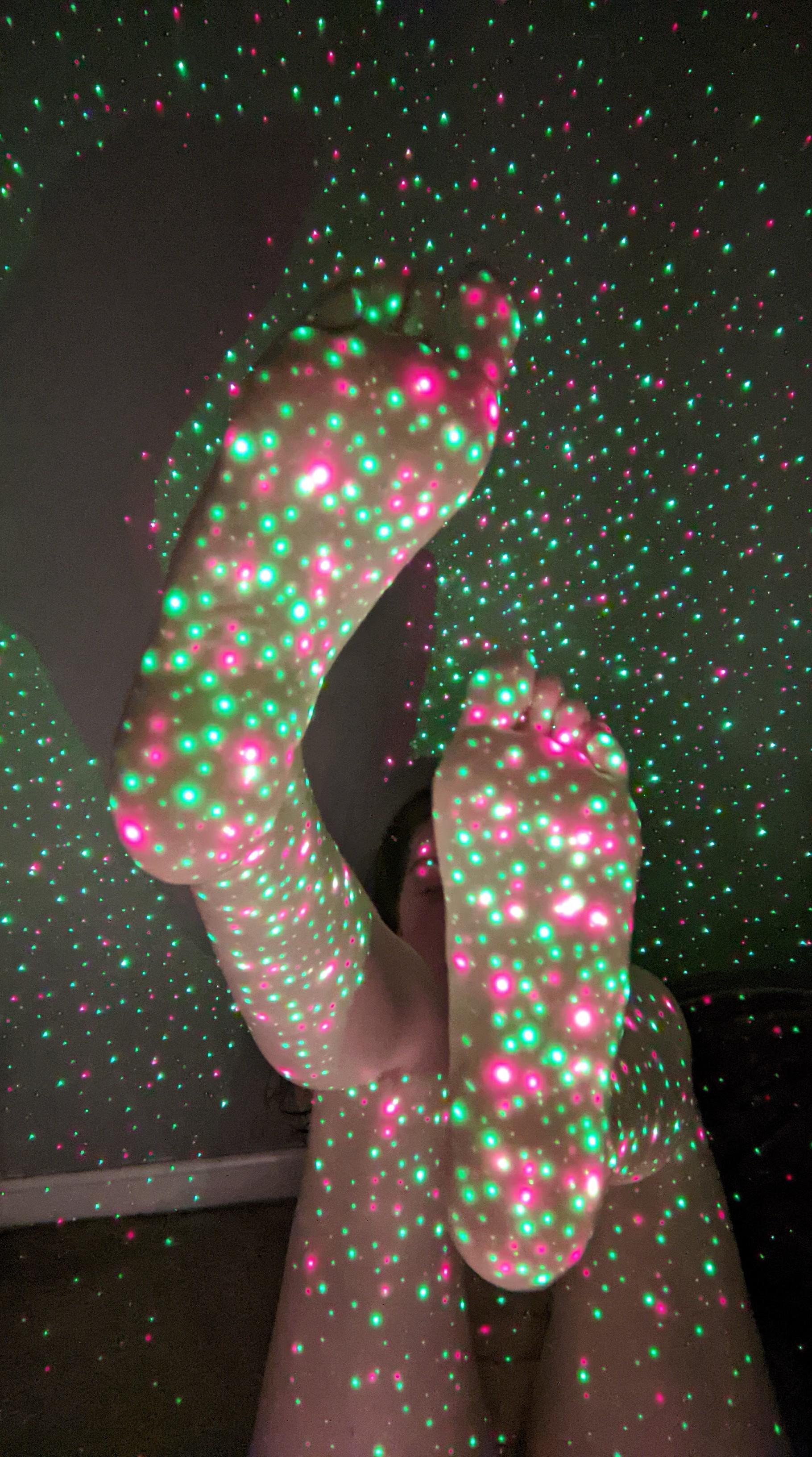 kiss every dot ♥️ | Scrolller