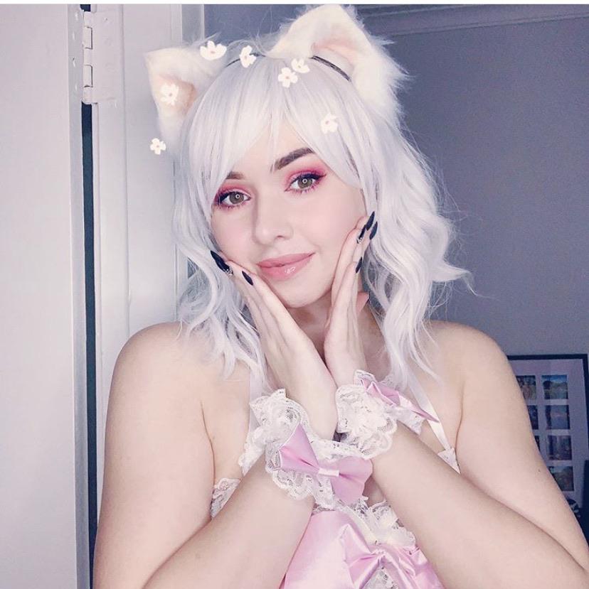 Kit Girl | Scrolller