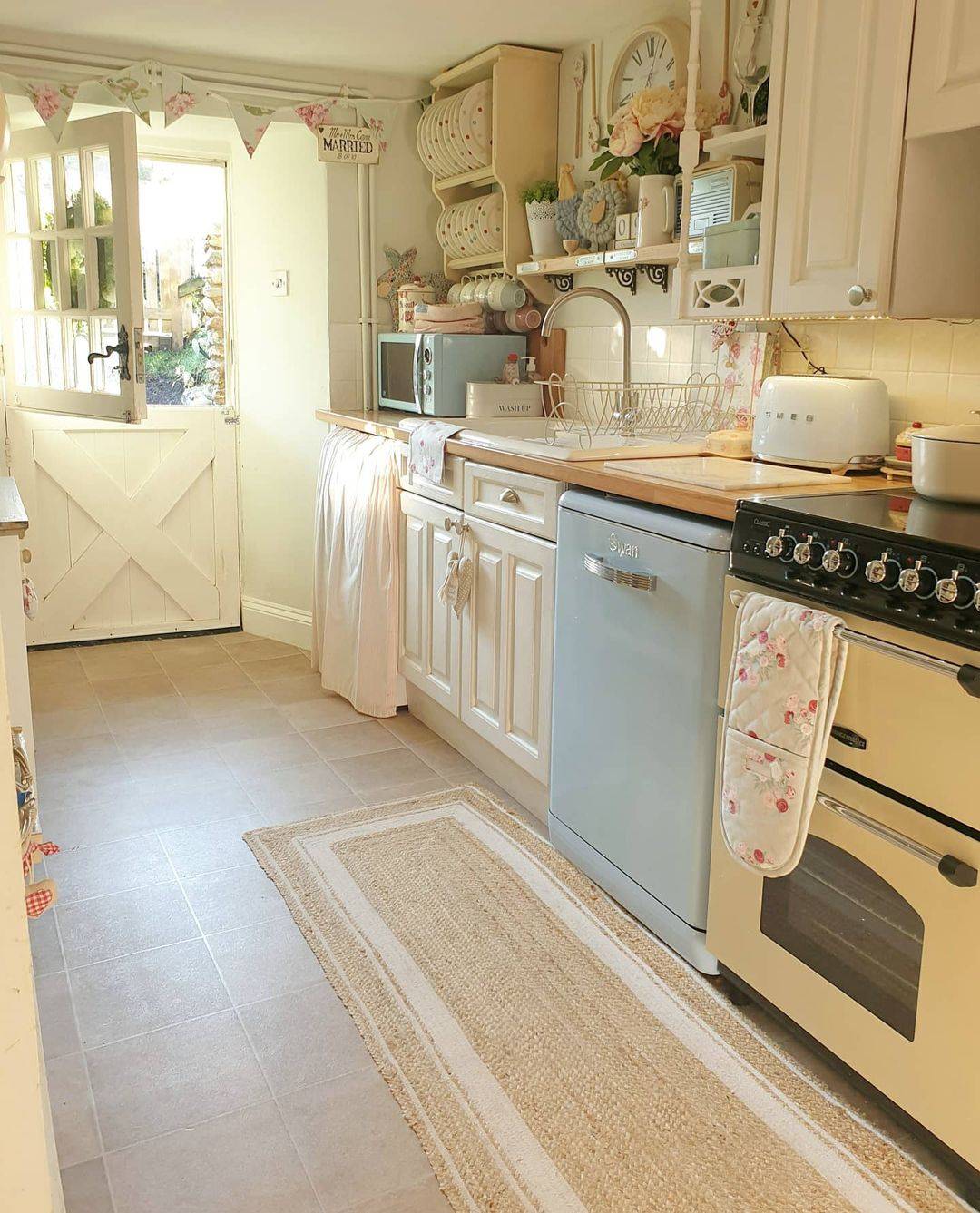 Kitchens can be cosy too. | Scrolller