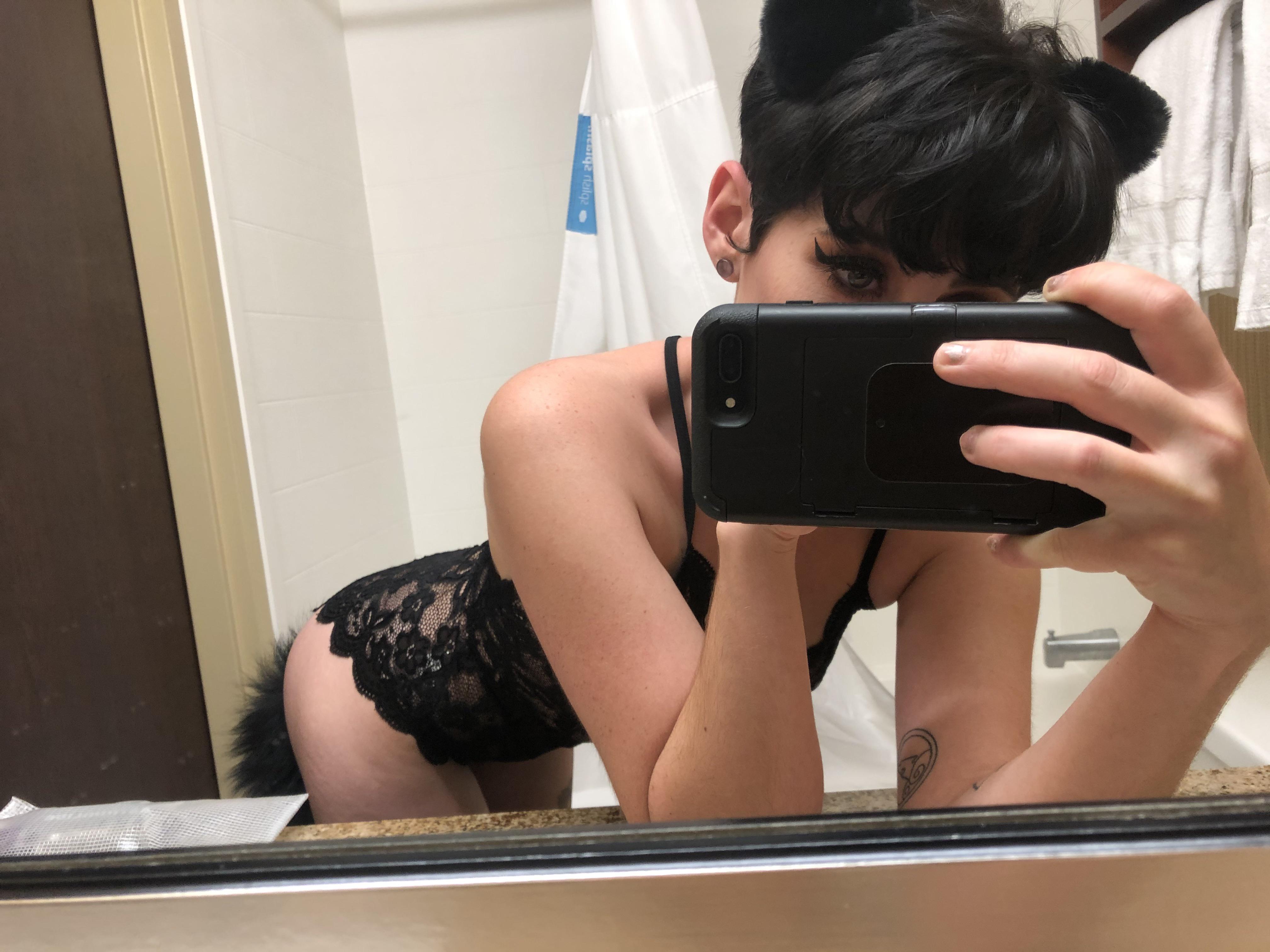 Kitten collar bones? 🥰 | Scrolller