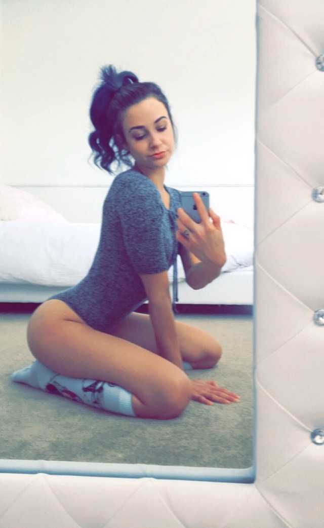 Knee highs | Scrolller