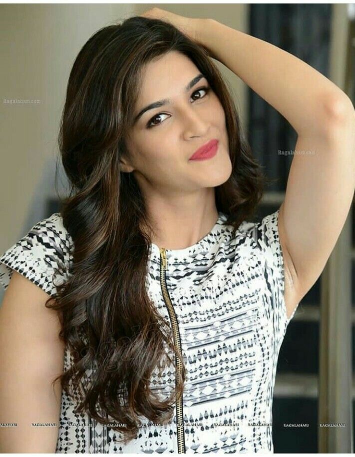 Kriti sanon hot armpit | Scrolller