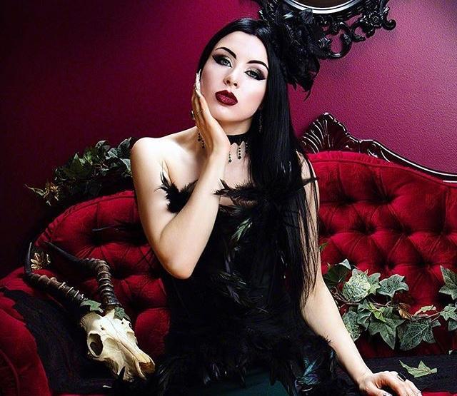 Lady Kat Eyes | Scrolller