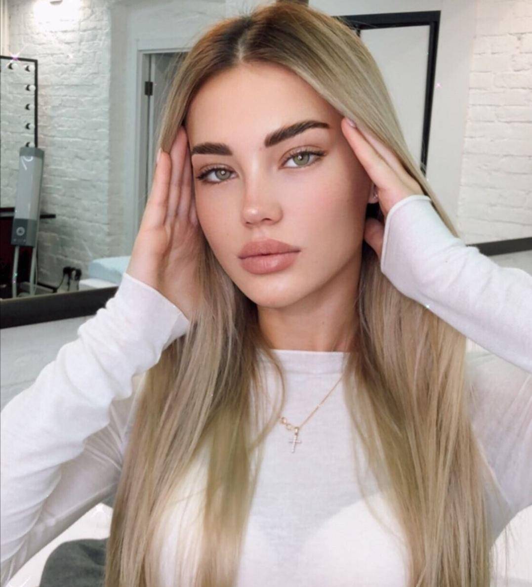 Lara Lepp (irtr) | Scrolller