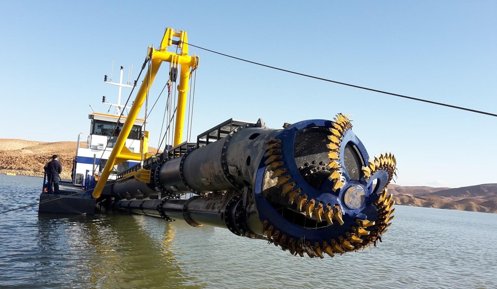 Large Dredging Machine [1600×0932] | Scrolller