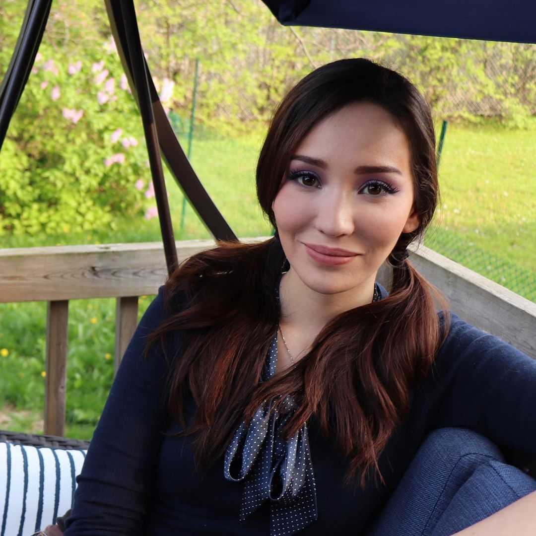 How could anyone resist the urge to fuck that gorgeous face? | Scrolller