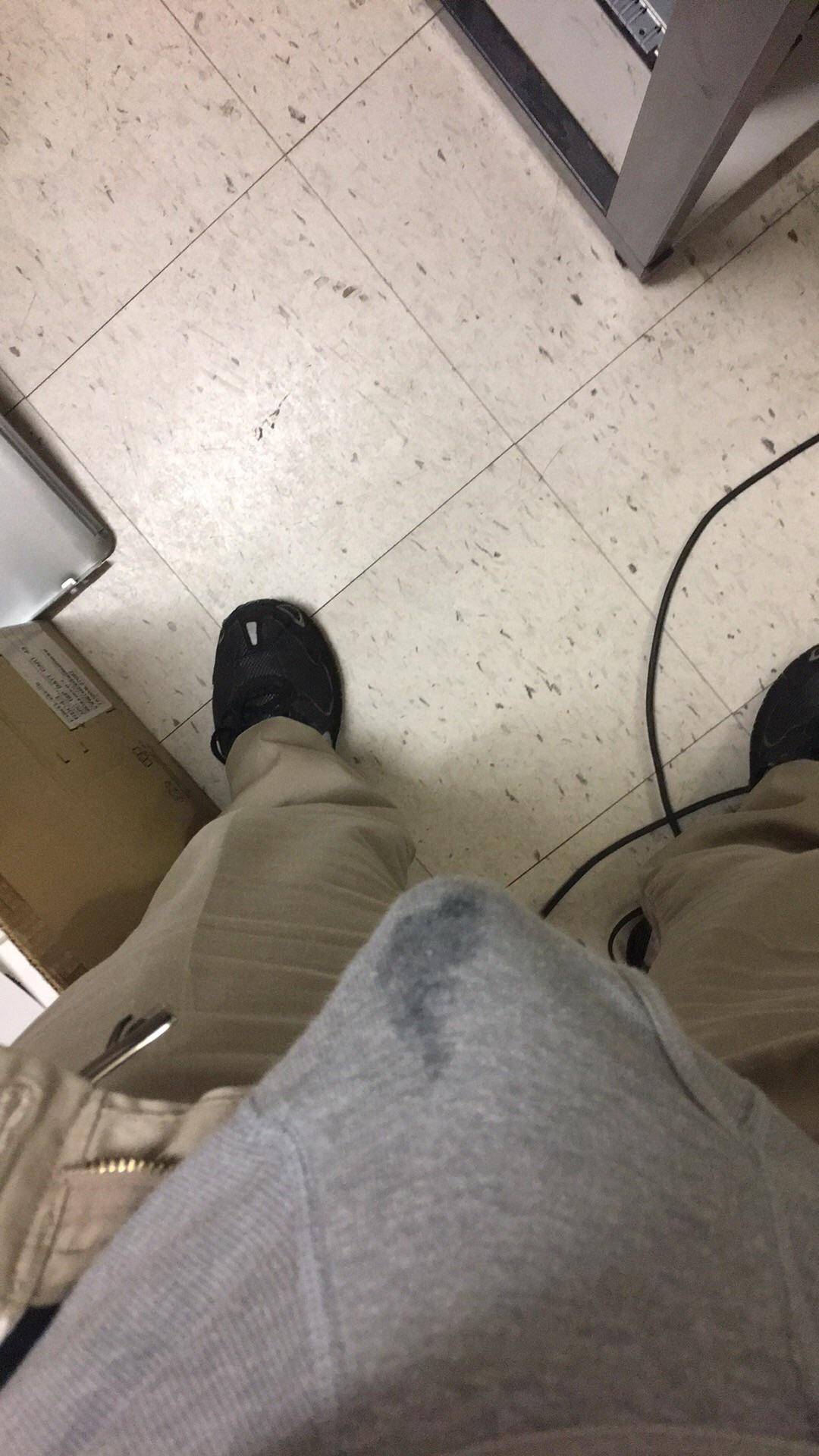 Leaking from scrolling through Reddit! | Scrolller