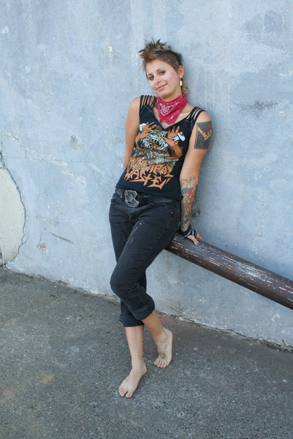 Leaning Lier And Her Seductive Sole Smile | Scrolller