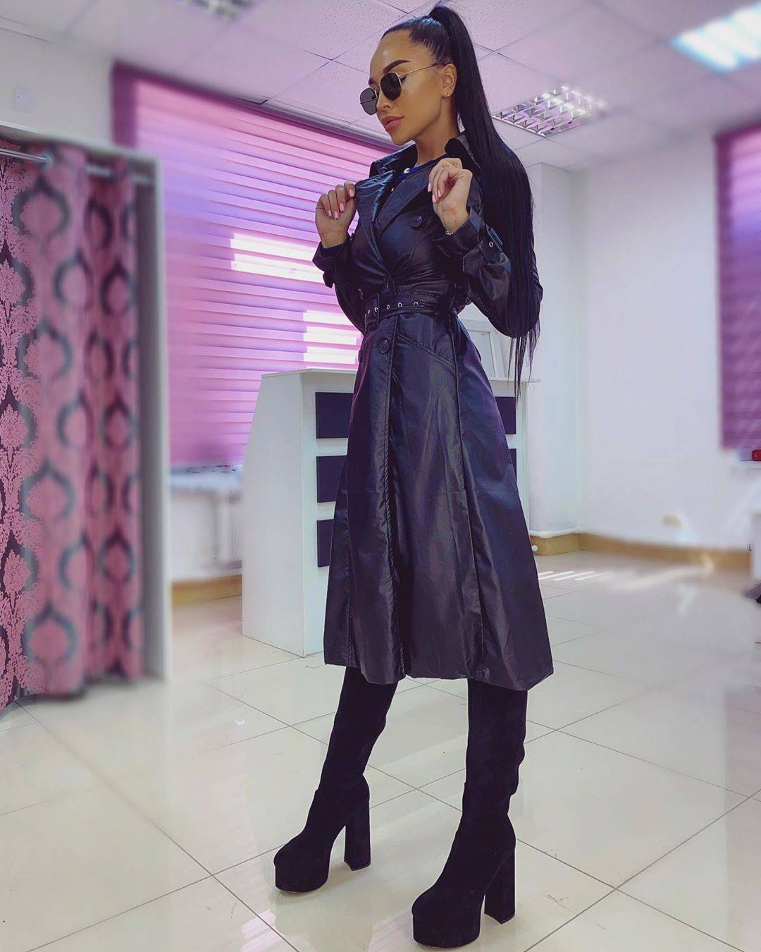 Discover more like WomenInLeather: Leather coat and boots and Related Content | Scrolller