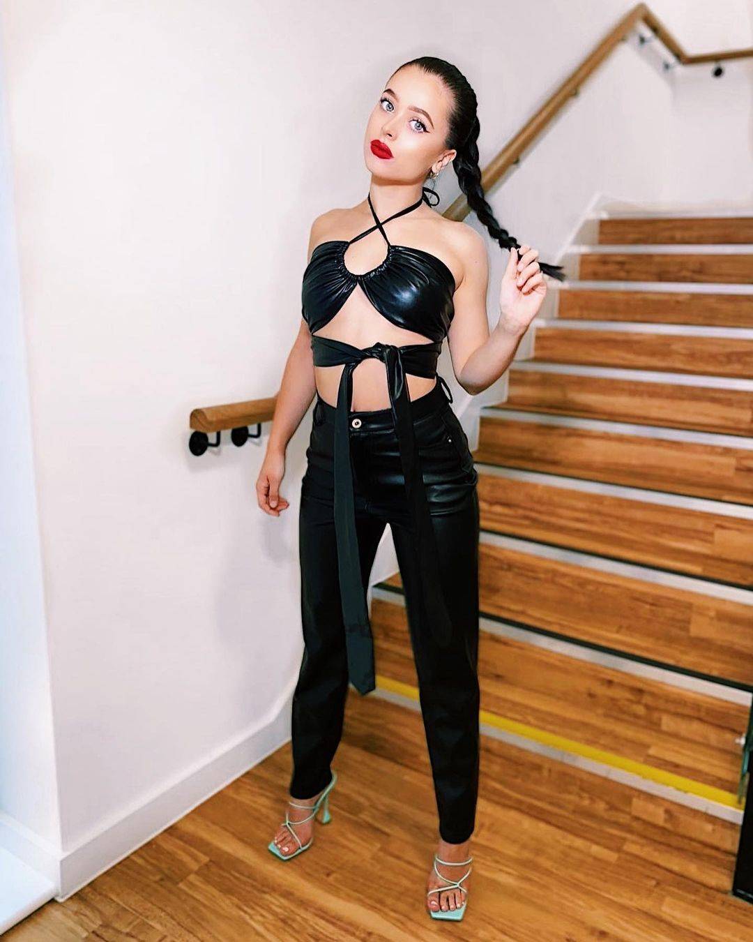 Leather look | Scrolller