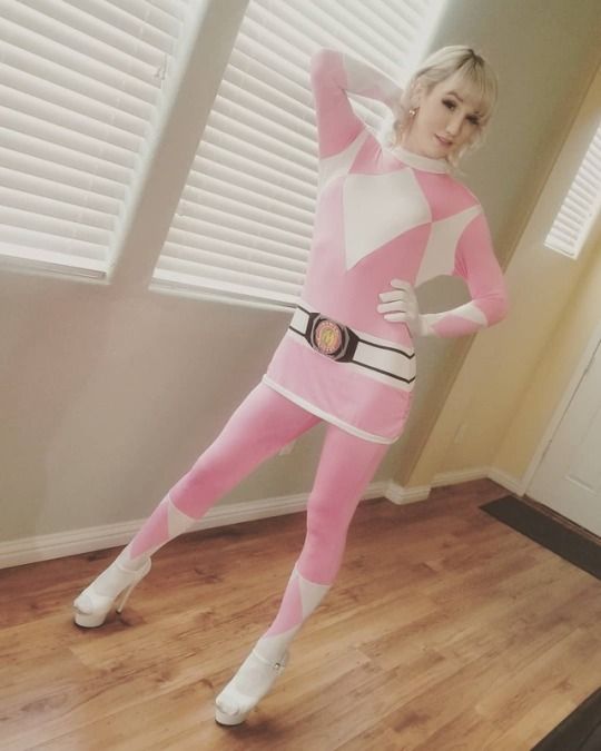 Lena Kelly is the Pink Ranger | Scrolller