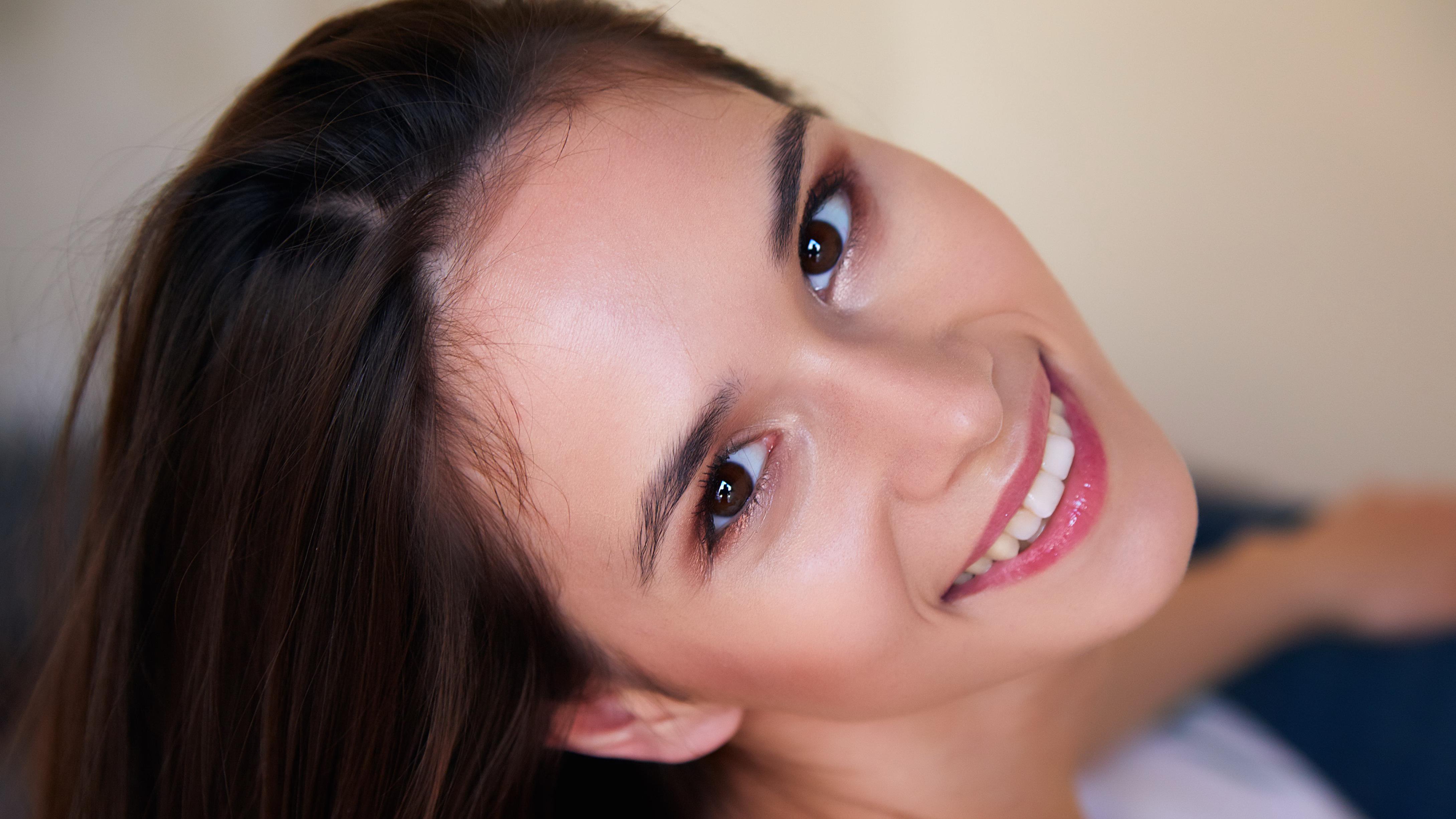 Leona Mia | Scrolller